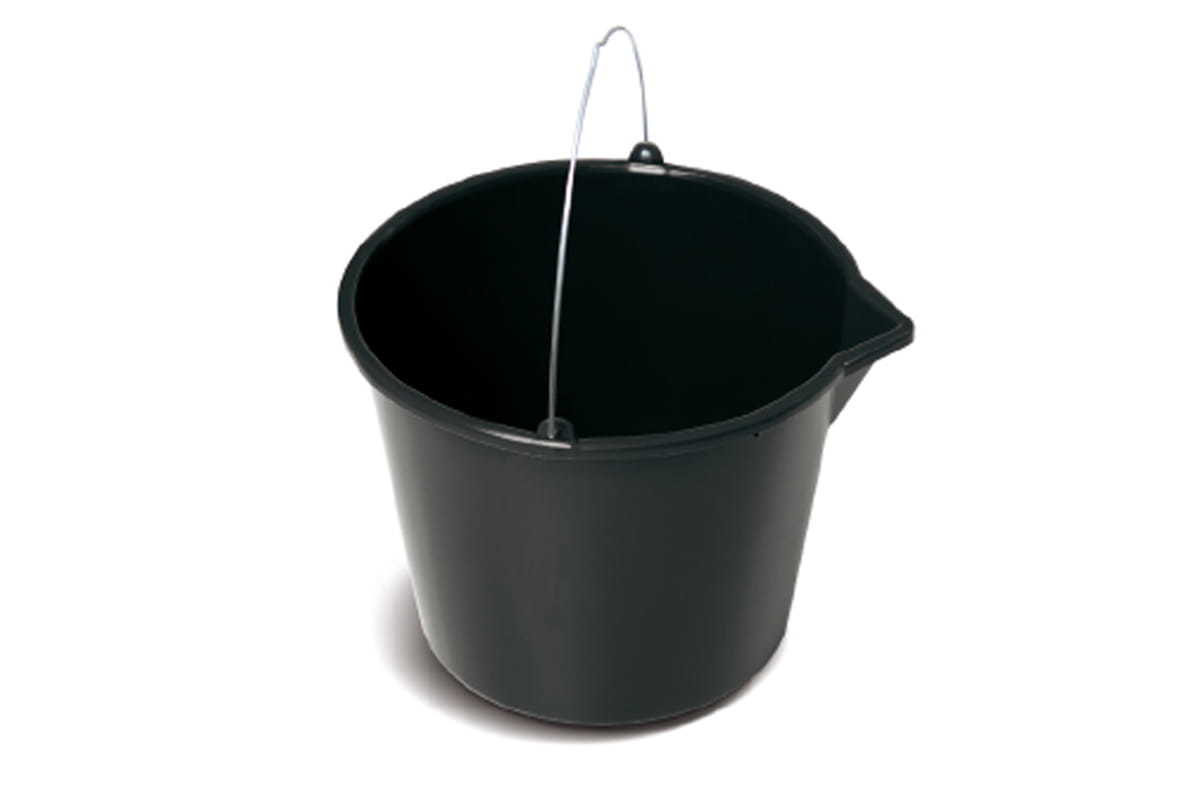 Plastikinis kibiras, su piltuvėliu, su rankena, juodos sp., 20 l ...